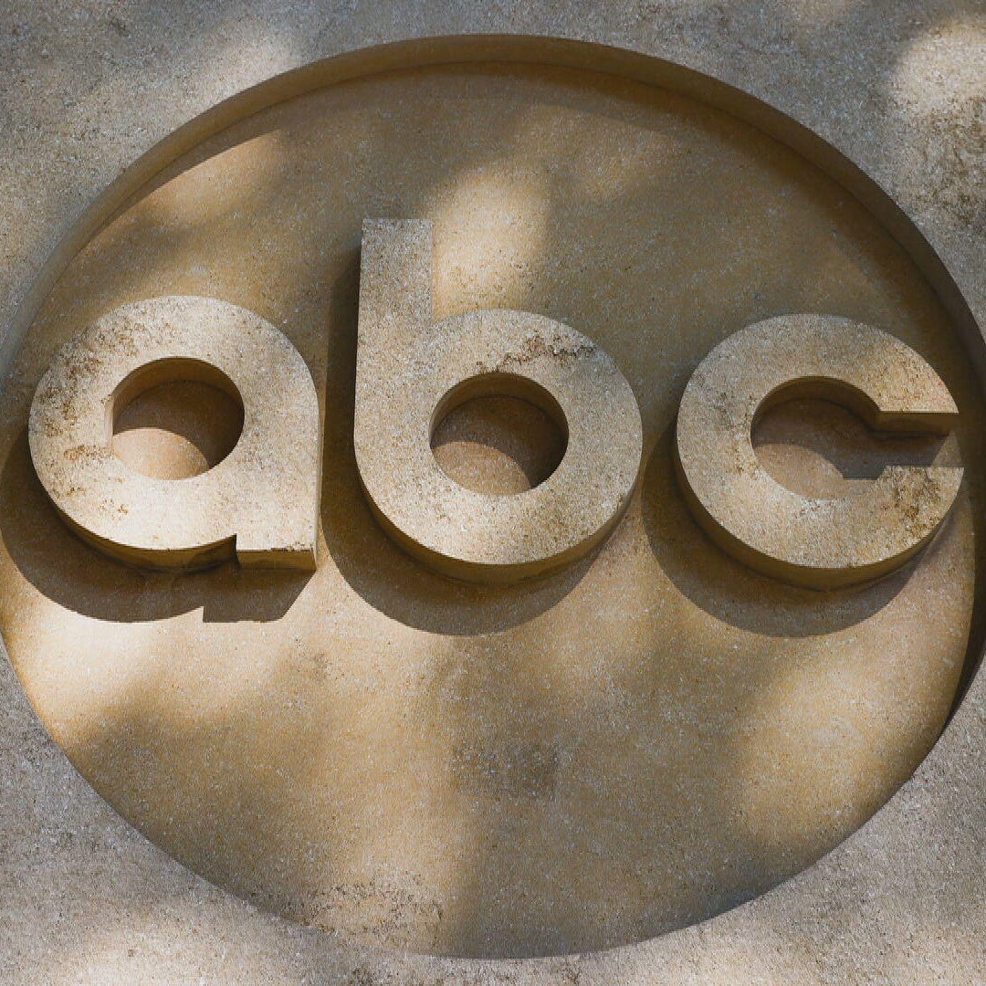 Could the FCC really yank ABC's TV licenses amid Trump spat with Kimmel?