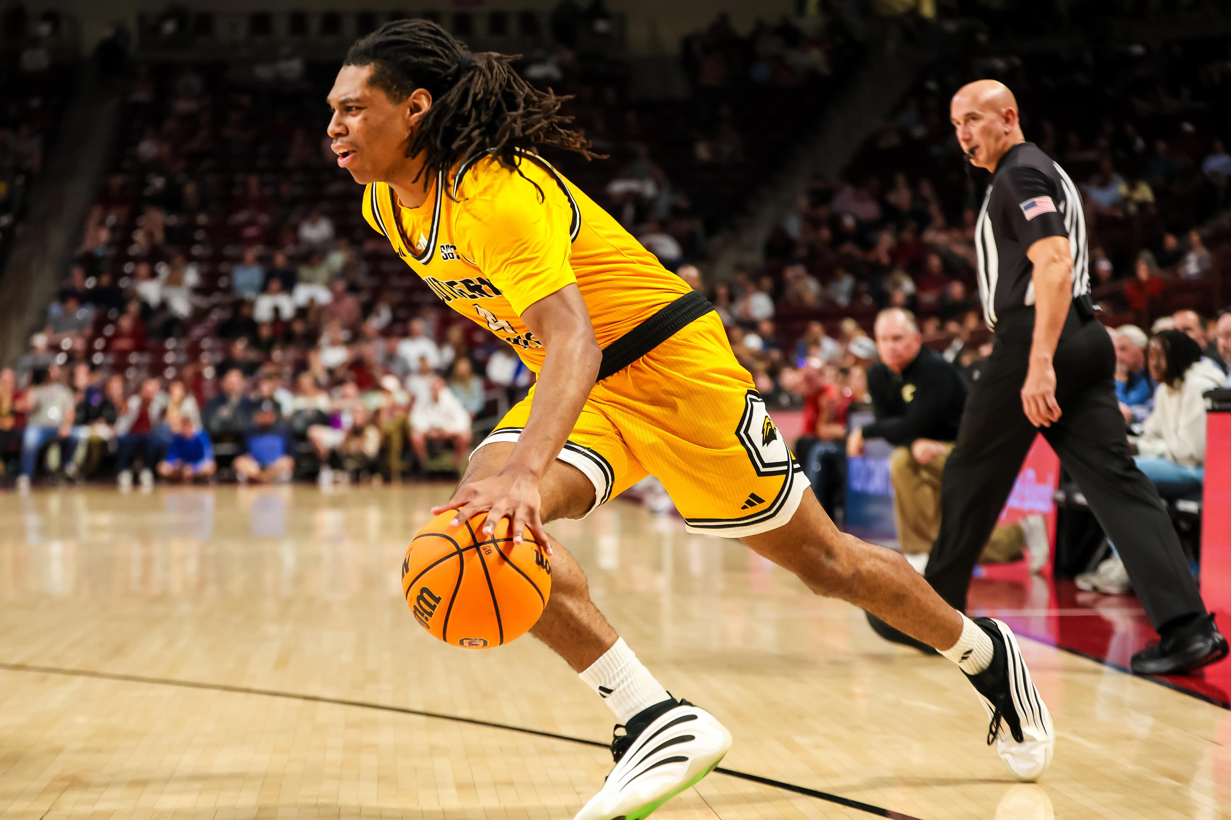 Memphis basketball signs Tylik Weeks