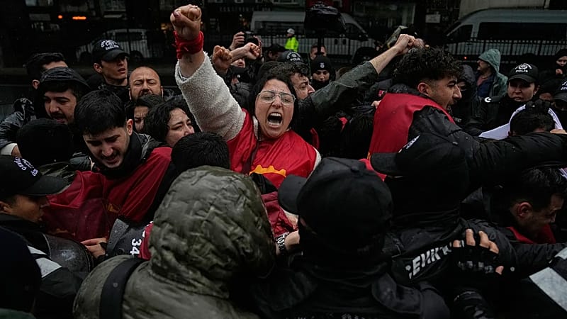 Turkish police fire tear gas and arrest at least 570 people at May Day ...