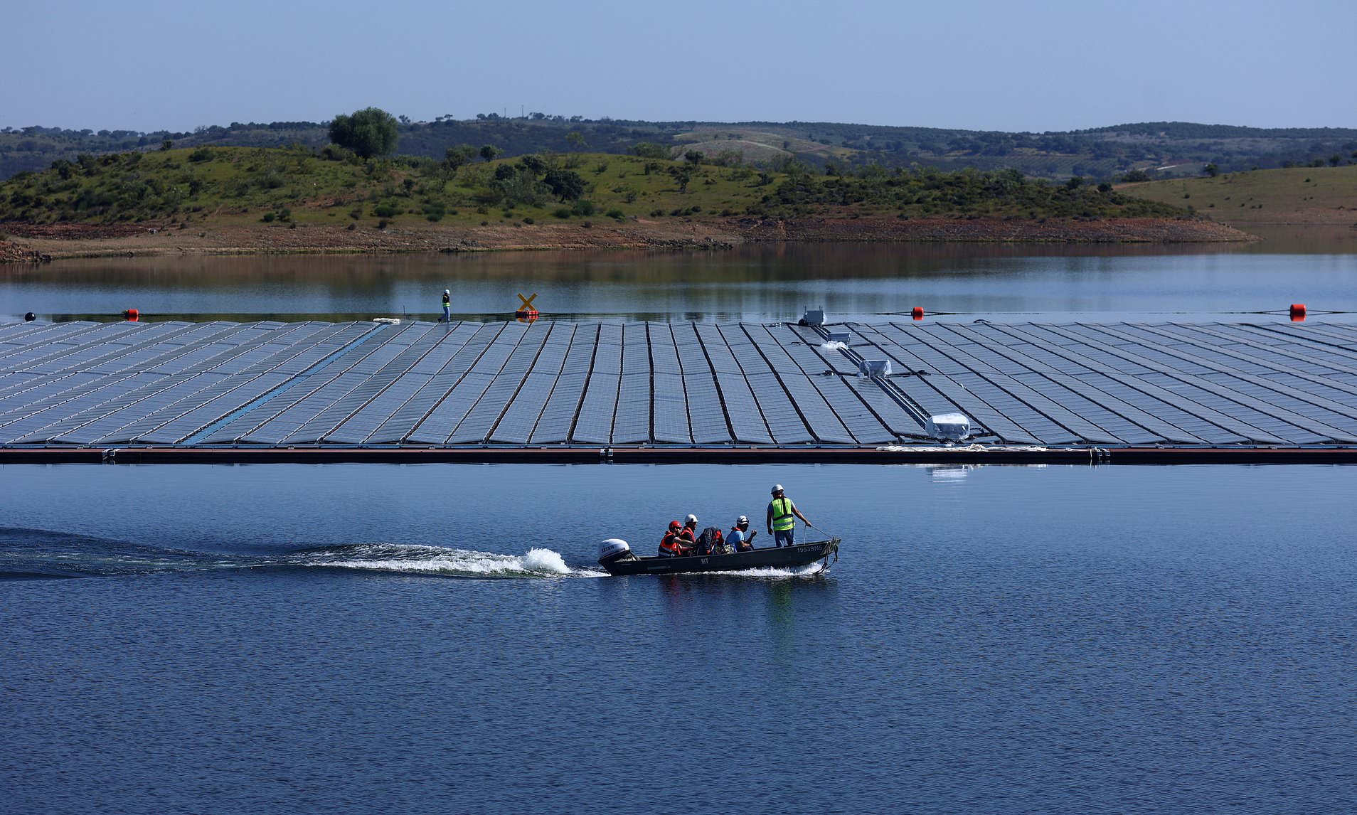 Labour told to back floating solar panels on reservoirs instead of ...