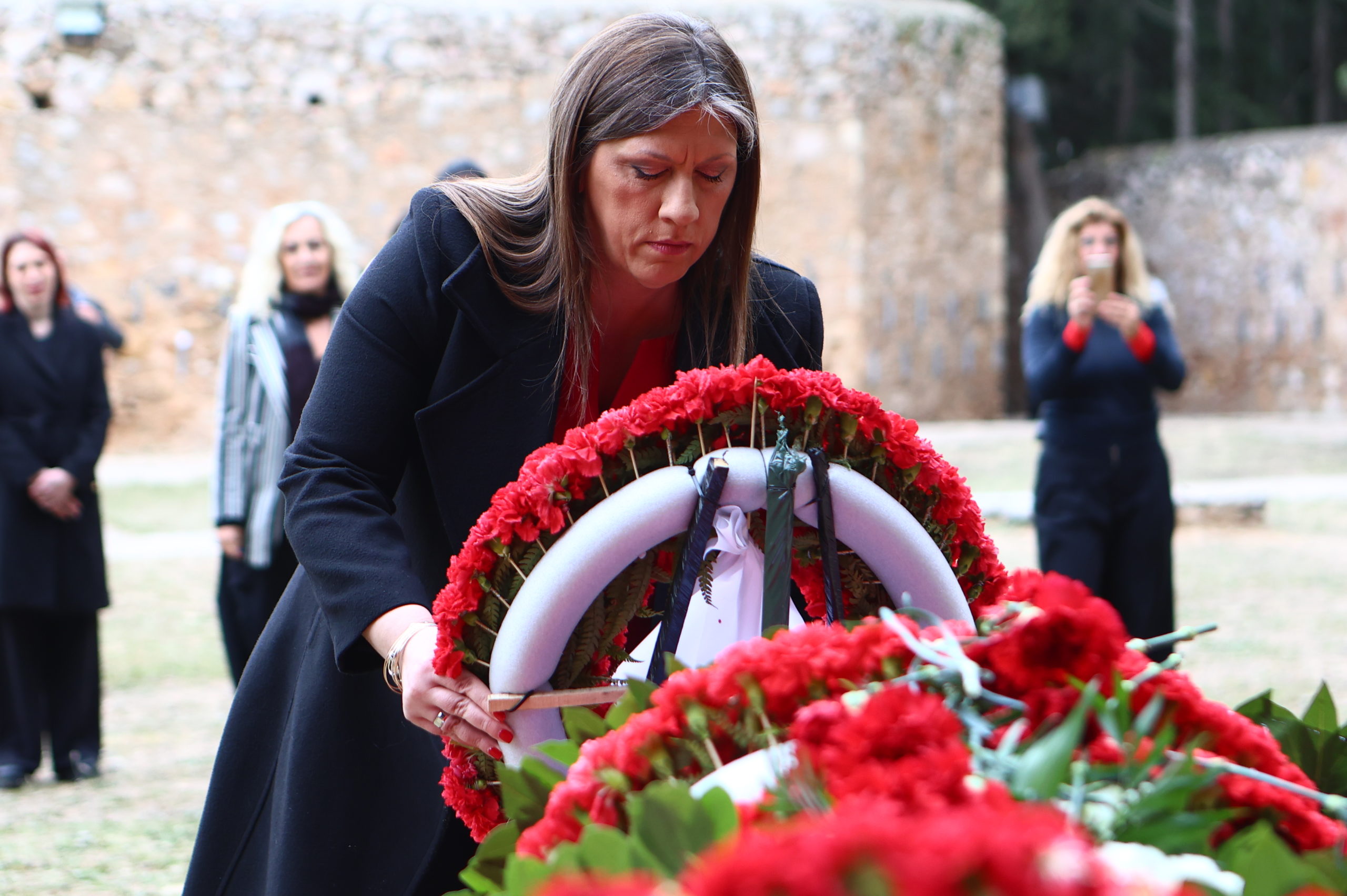 Ζωή Κωνσταντοπούλου: Τιμάμε τους 200 της Καισαριανής – Χρέος μας να ...