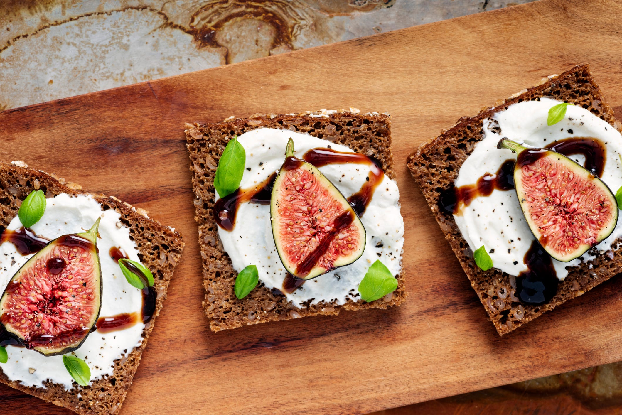 Stay full longer with these 25 high-protein low-carb foods