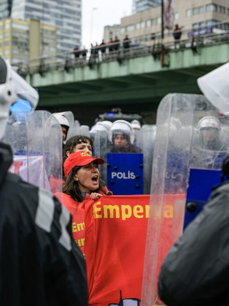 Turchia, centinaia di arresti alla manifestazione del 1 maggio