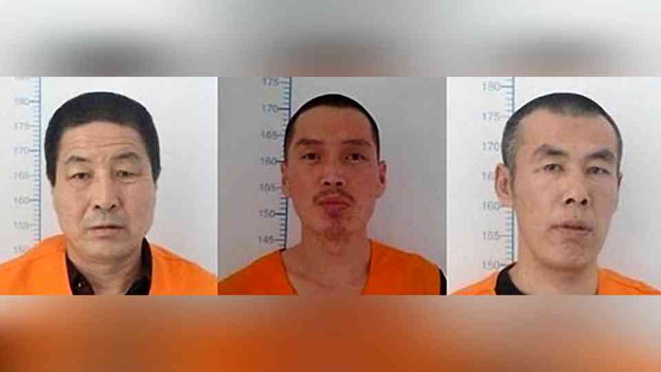 Caught on camera - he walked into the shower and vanished from prison