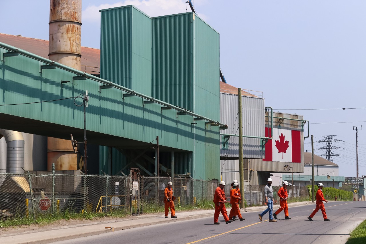 Canada manufacturing activity picks up