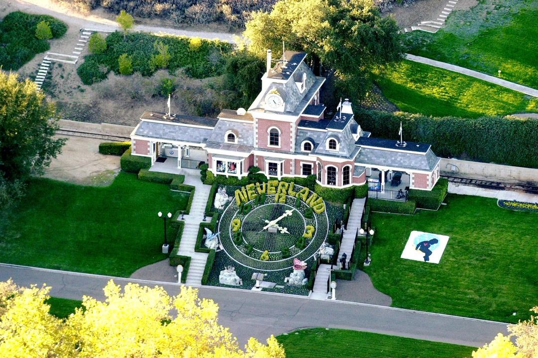 Michael Jackson's abandoned Neverland Ranch full of 'weird' items and ...