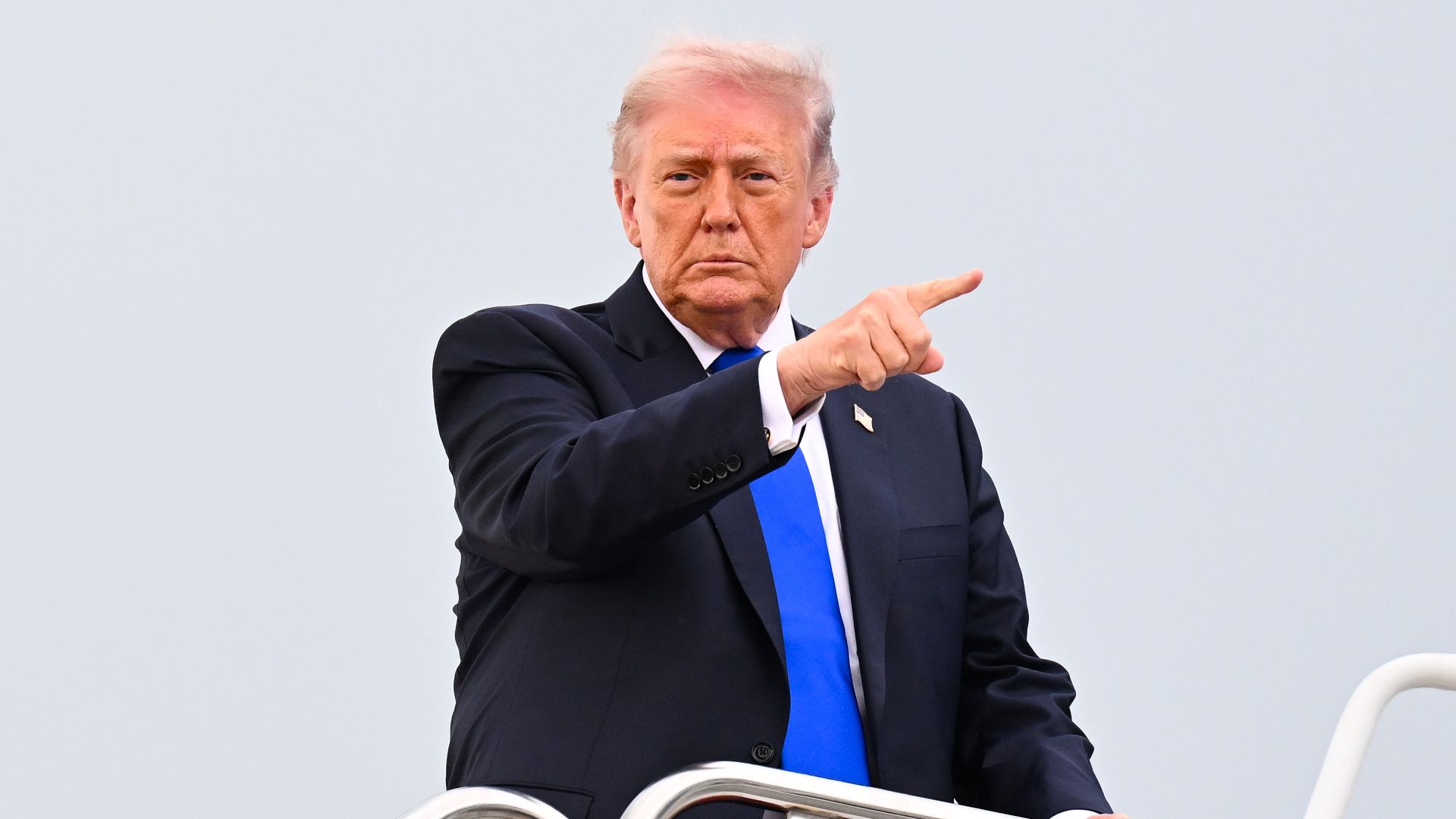 Trump says 'no more Mr. Nice Guy' posts embarrassing AI photo among ...
