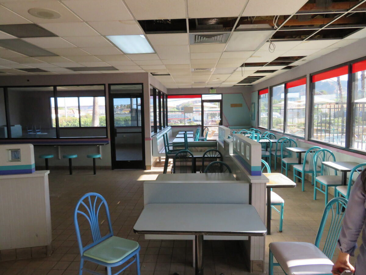 Photos of what popular fast food chains looked like in the 1980s