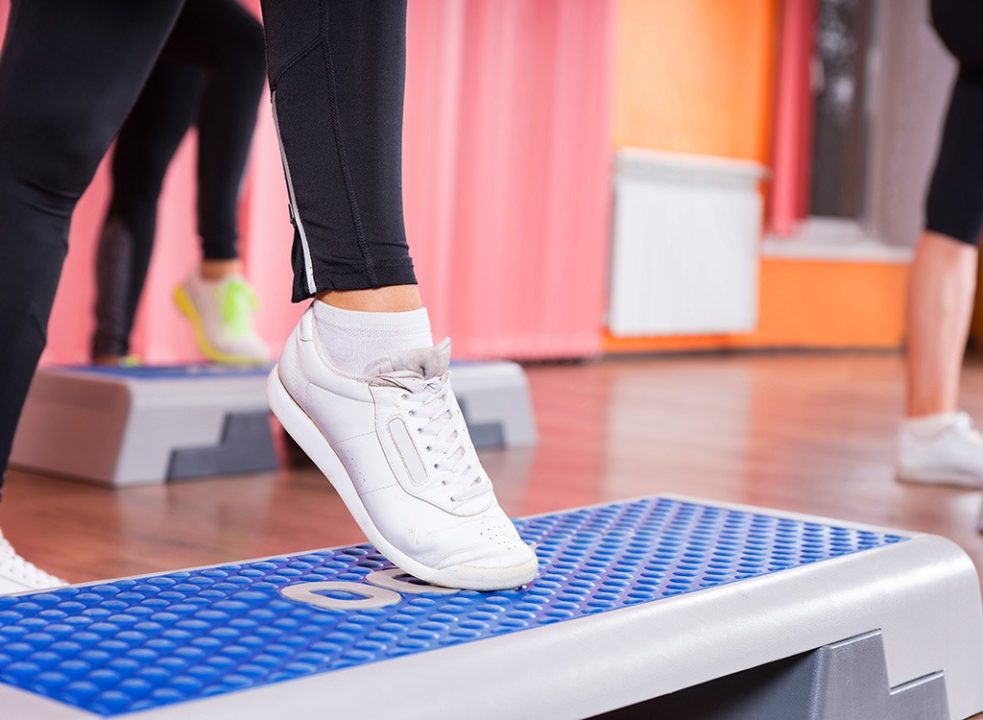 I'm a trainer and these are the 5 home exercises adults over 60 need to ...