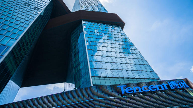 Tencent open-sources 440MB on-device translation model covering 33 ...