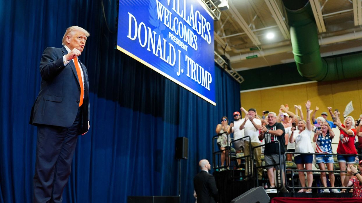 Screaming Trump threatens event venue over soft mic volume