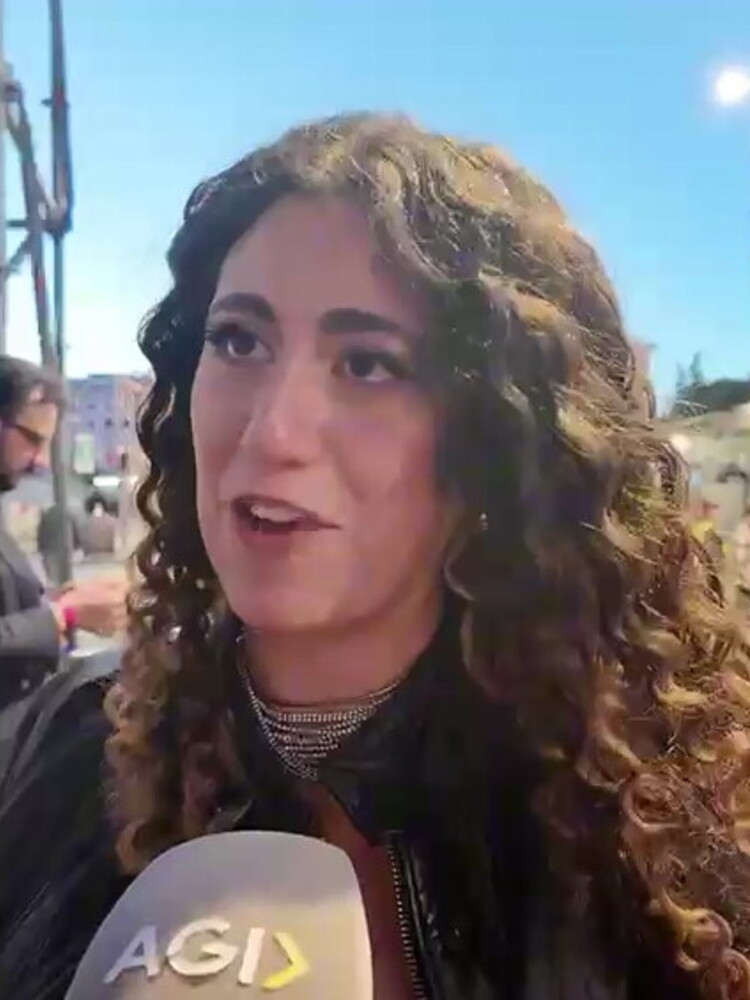 Delia canta 'Bella Ciao' al Concertone ma senza "partigiano"