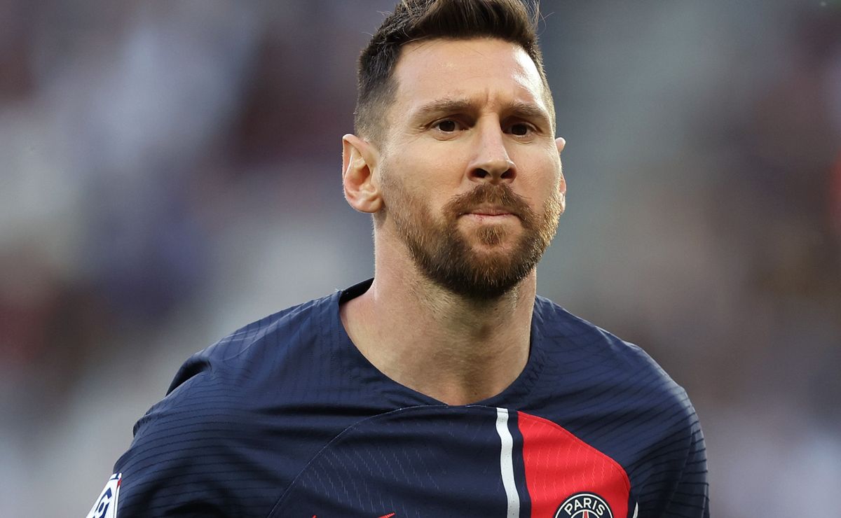 Lionel Messi’s infamous PSG substitution remembered by Mauricio Pochettino