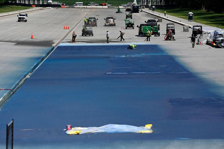 '86 47' graffiti appears on Lincoln Memorial Pool following Trump DOJ ...