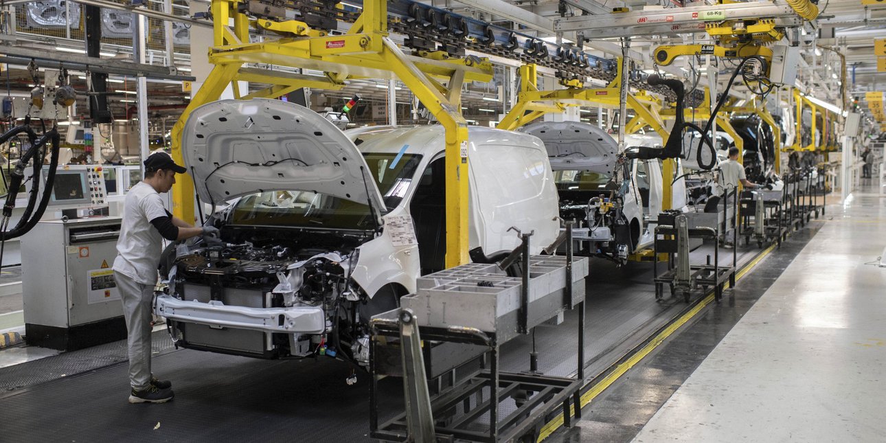 Κόντρα Βρυξελλών-Τραμπ για την επιβολή δασμών 25% στα αυτοκίνητα της ΕΕ ...