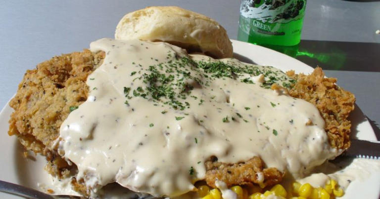 This 1940s railcar restaurant in Oklahoma serves amazing southern food