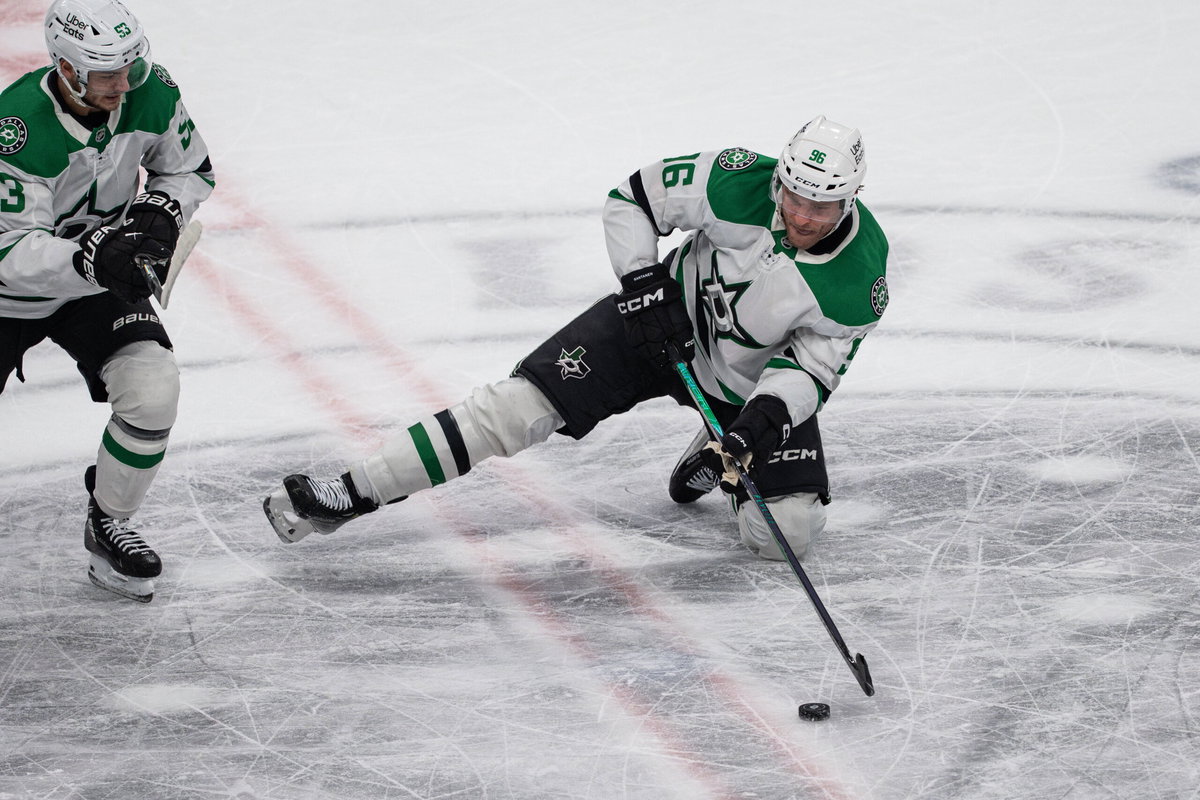 NHL teams' offseason game plan: Key moves, draft targets & free agency ...