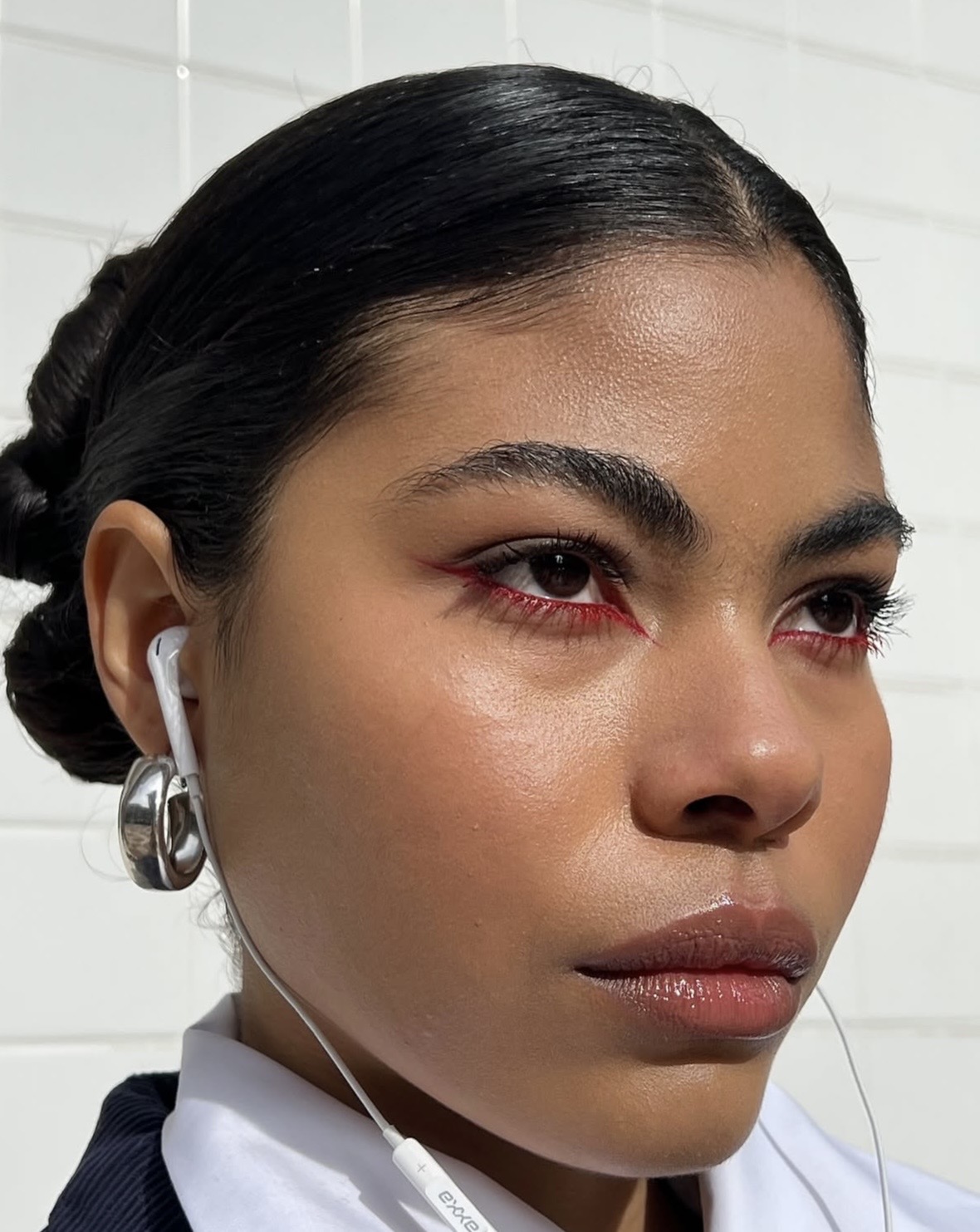 8 graphic eyeliner looks to try now that bold makeup is back