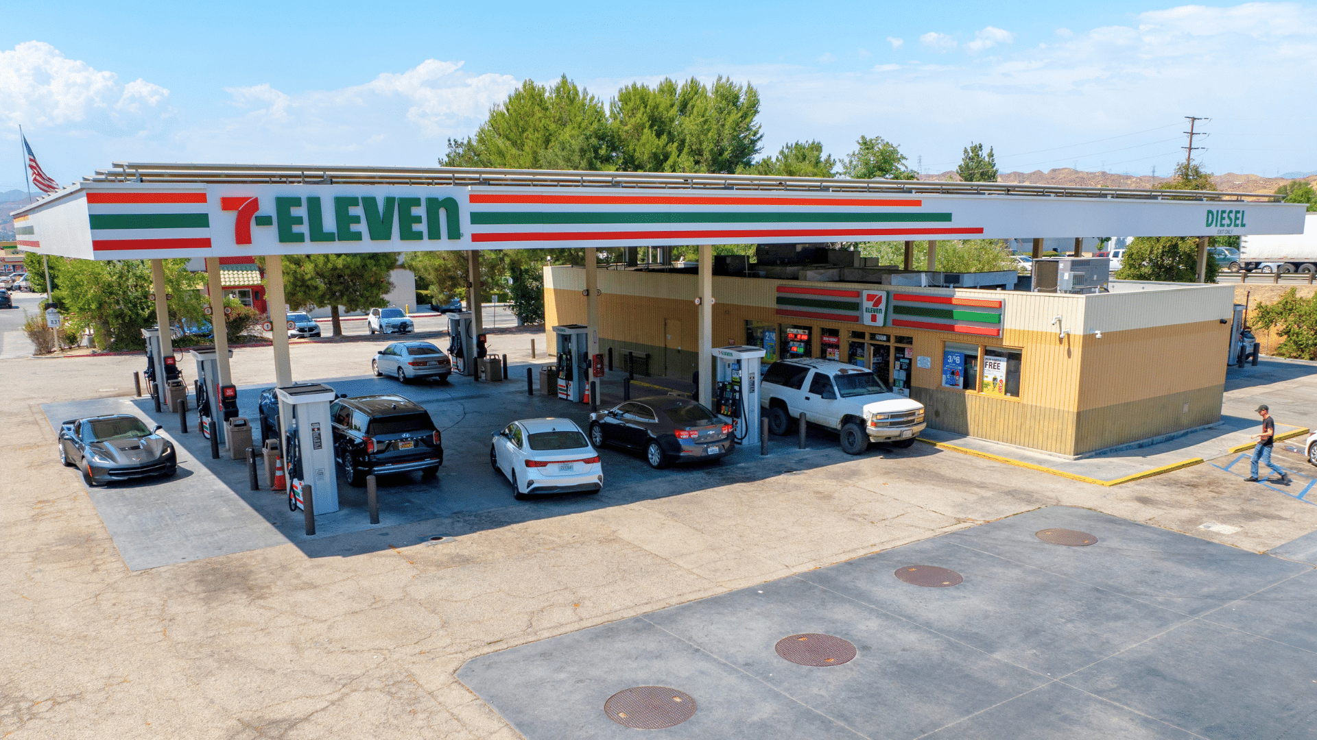 Popular convenience store is closing more than 600 locations across ...