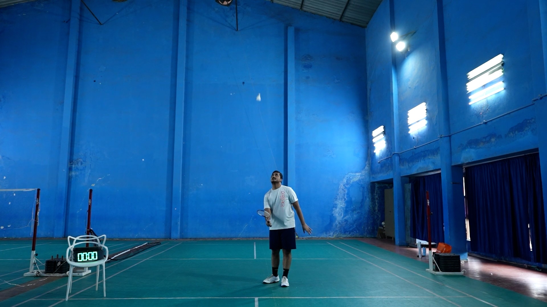 Longest duration controlling a shuttlecock with a badminton racquet ...
