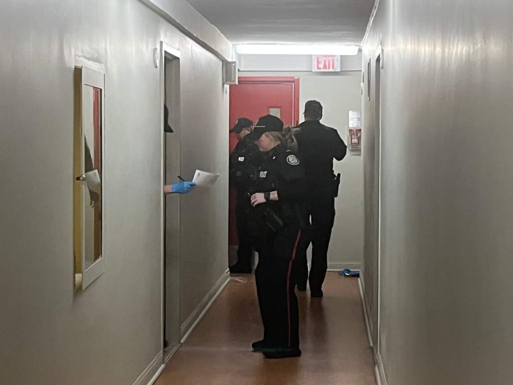Suspect falls from balcony, dies while fleeing police after Toronto ...