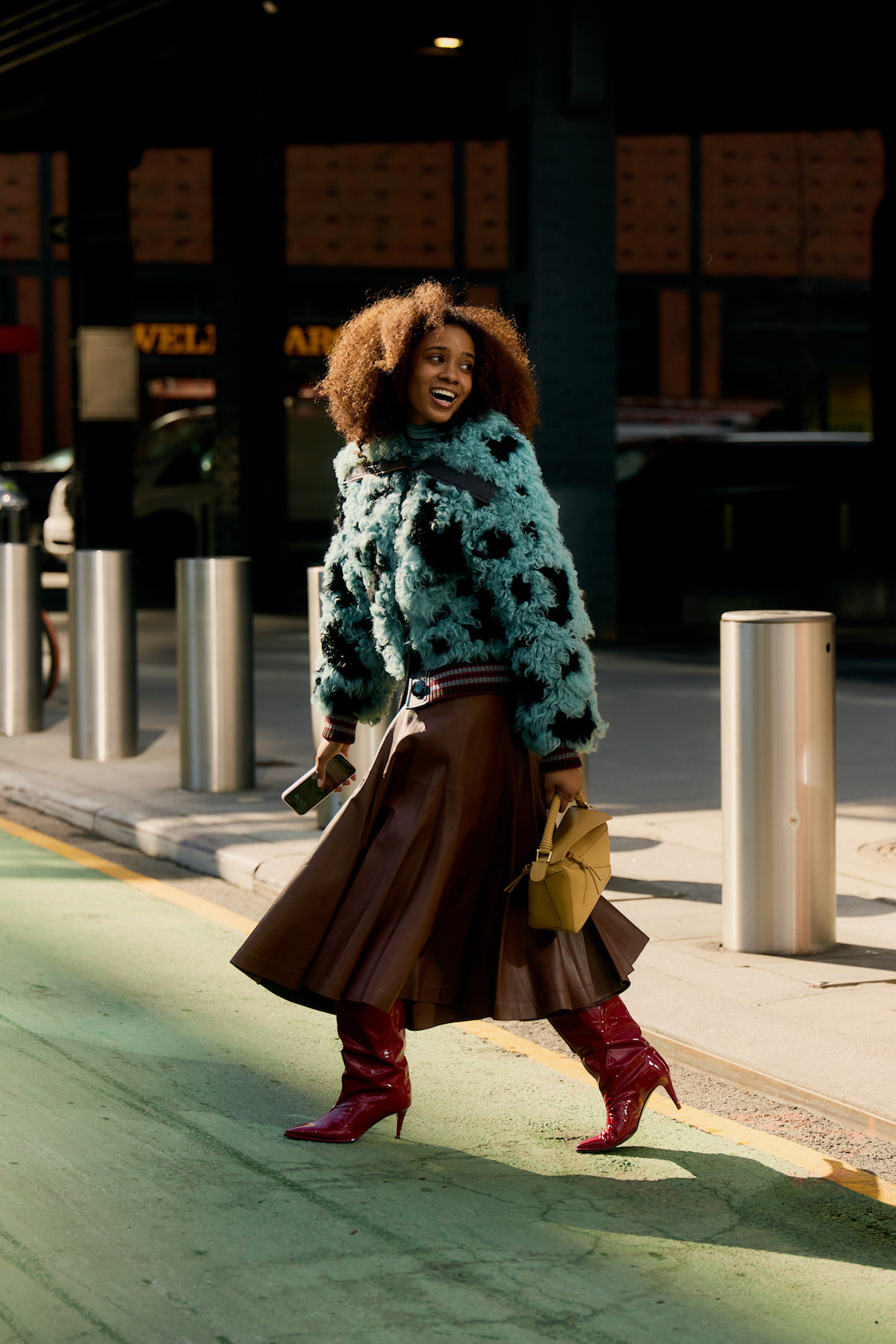 Outfit repeating or new looks? How sustainable fashion behavior shapes ...