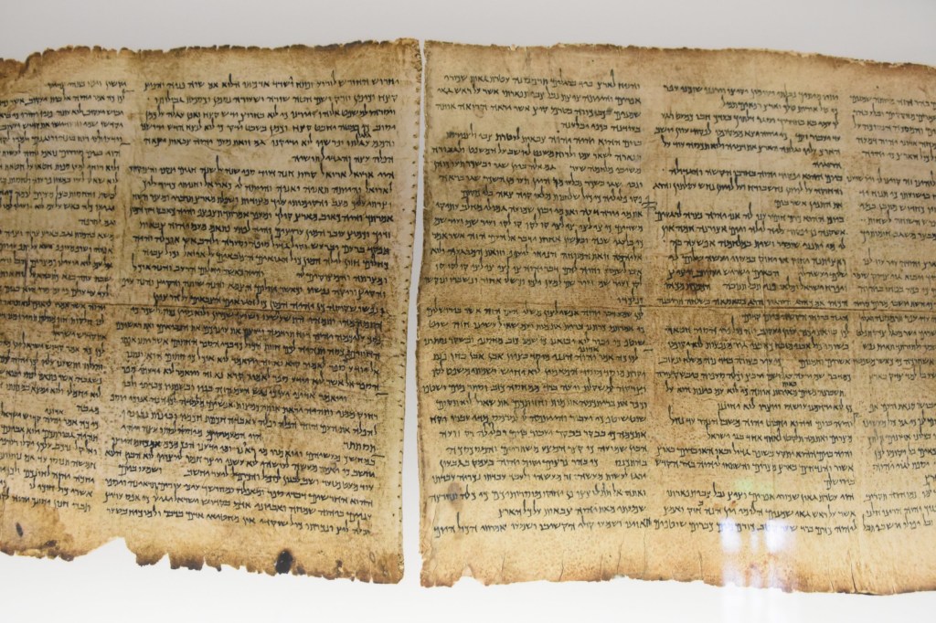 Scholars unveil biblical manuscripts, citing them as a breakthrough for ...