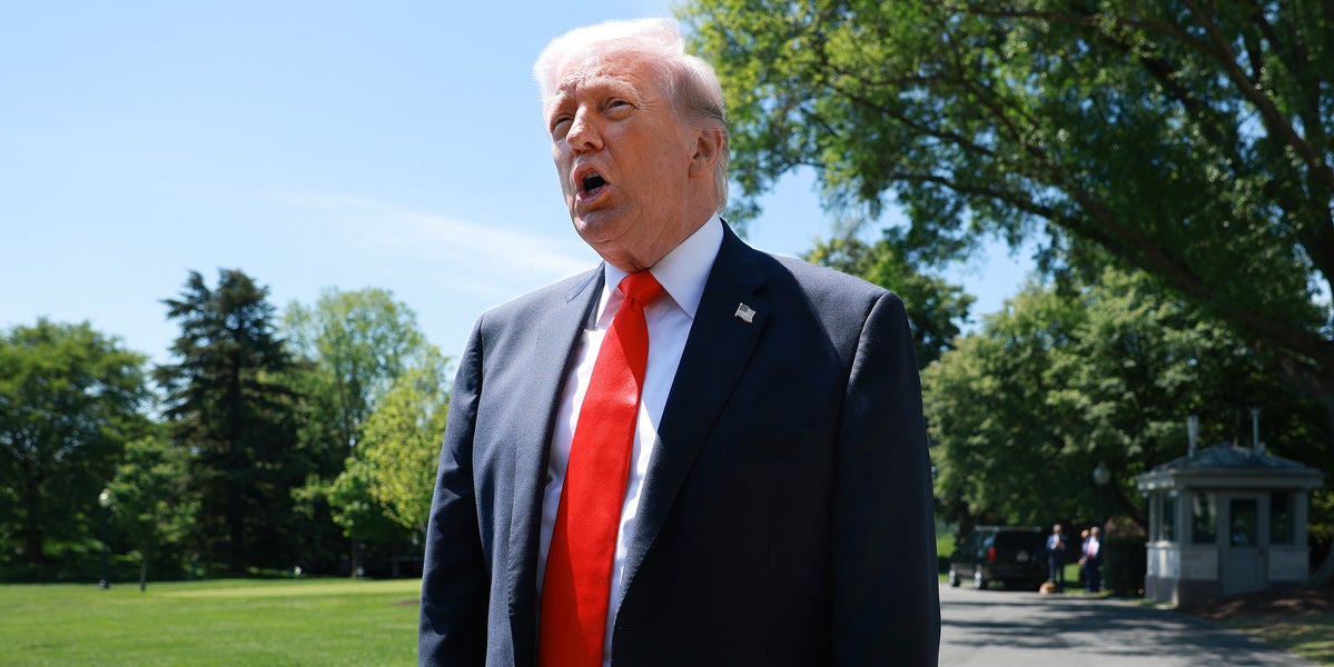 Trump spins tariff wheel, decides to impose 25% tax on cars from EU