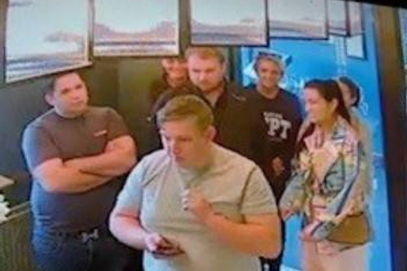 'Dine and dash' gang allegedly rack up £500 steakhouse bill as cops ...