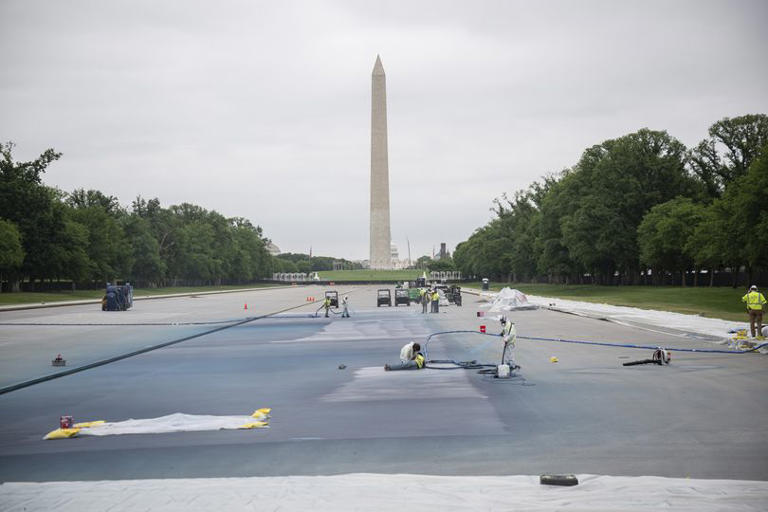 '86 47' graffiti appears on Lincoln Memorial pool following Trump DOJ ...