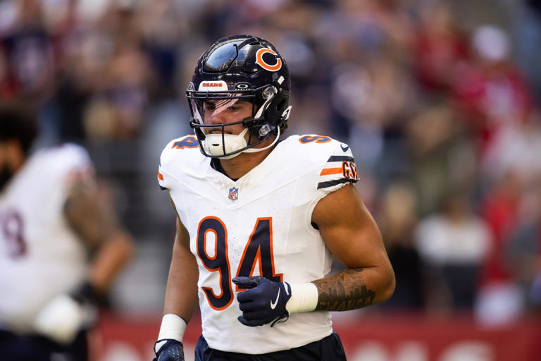 Chicago Bears DE Austin Booker’s change in physical appearance turns heads