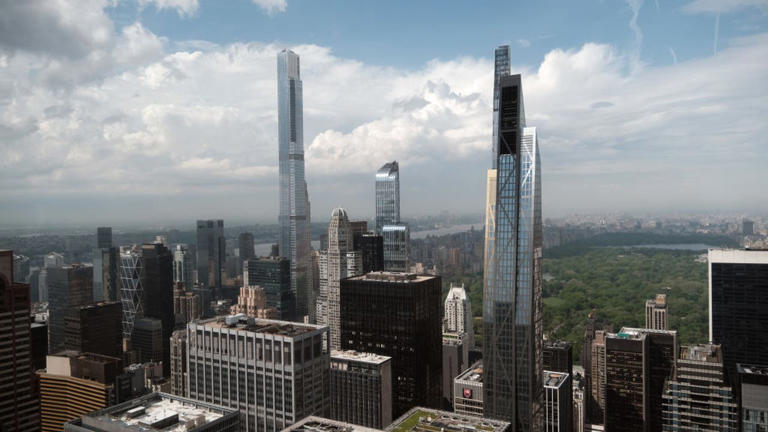 NYC budget crisis: Hochul meets with Ken Griffin over pied-à-terre tax