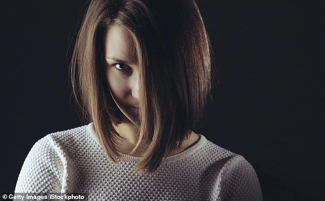 The body pose that reveals a psychopath is hiding in plain sight ...