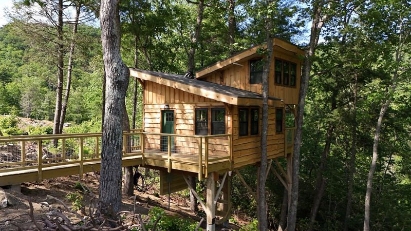 This glamping resort in Saluda, North Carolina has rare blue ghost ...