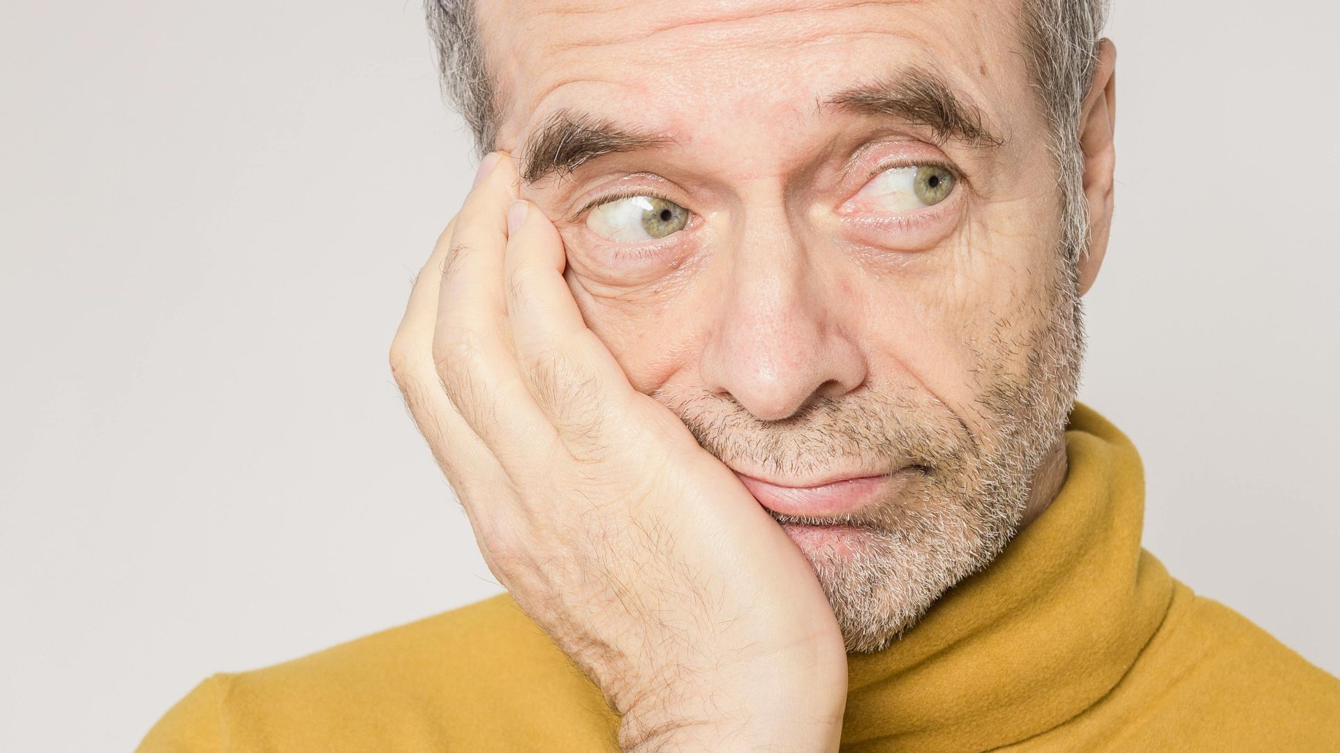 10 things older men think make them attractive & 10 that make them look ...