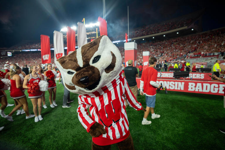 Wisconsin reportedly hires former NFL exec as football general manager