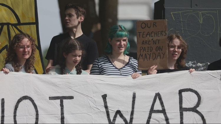 Students rally at Laurelhurst Park to protest PPS furlough days and ...