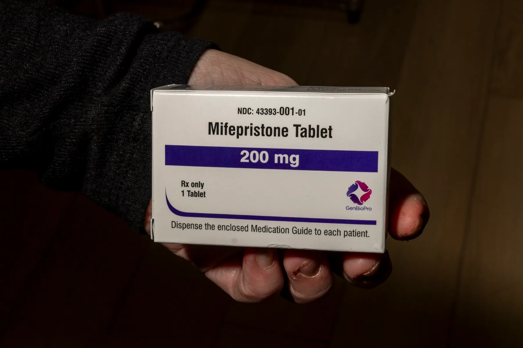 Court temporarily blocks nationwide access to abortion pills prescribed ...