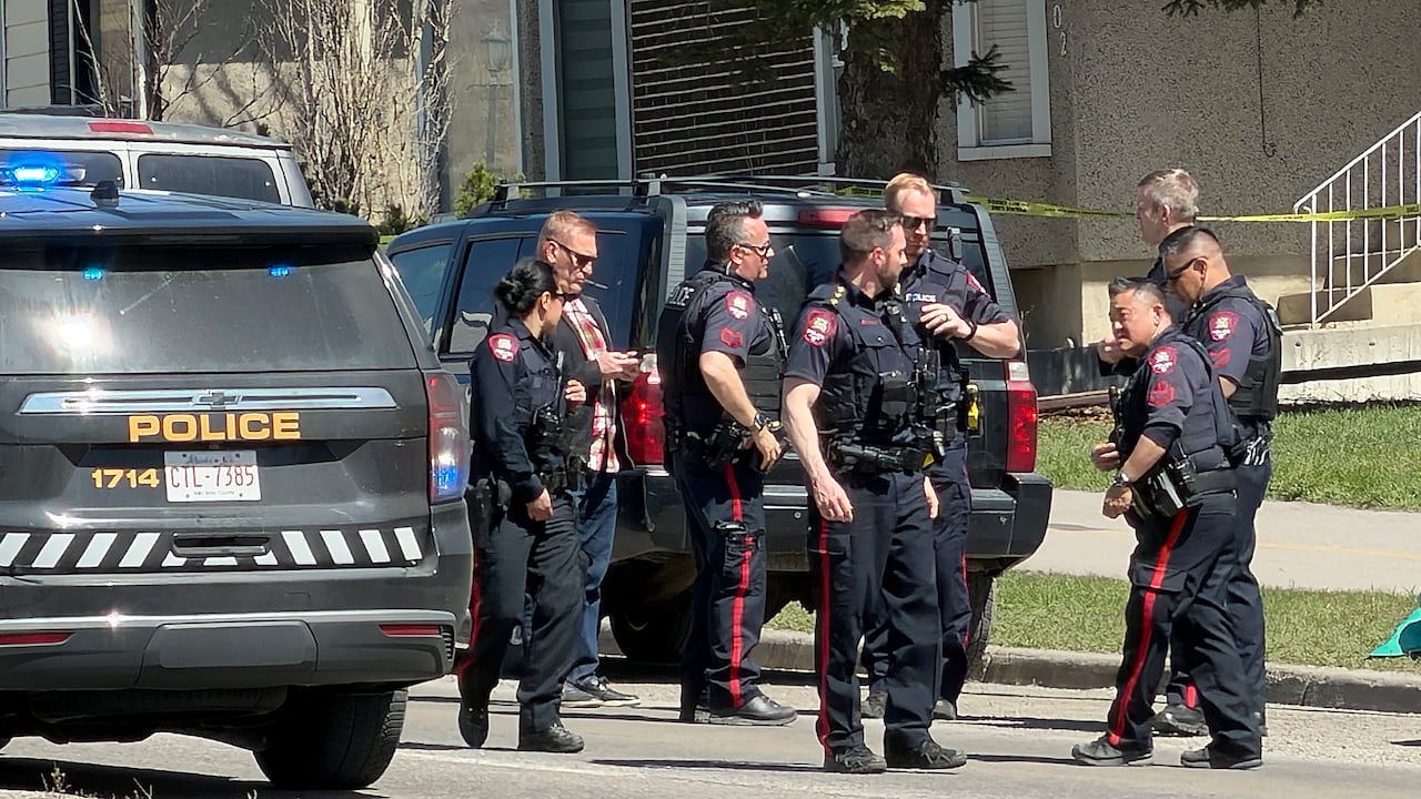 Calgary father charged with murder of 2 children