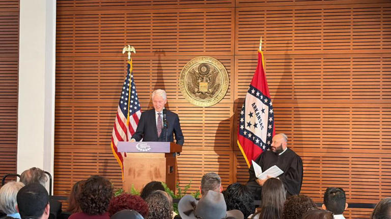Former President Bill Clinton to welcome new US citizens in Little Rock ...
