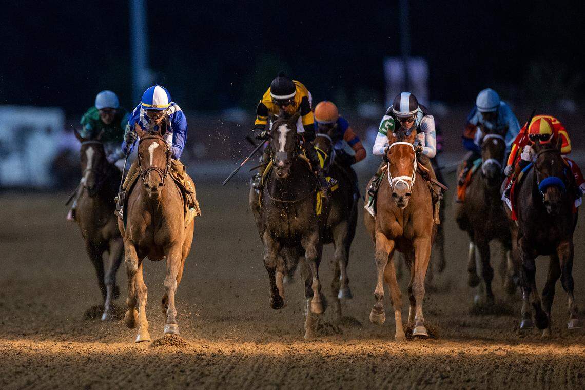 Always a Runner wins the 152nd Kentucky Oaks under the lights at ...