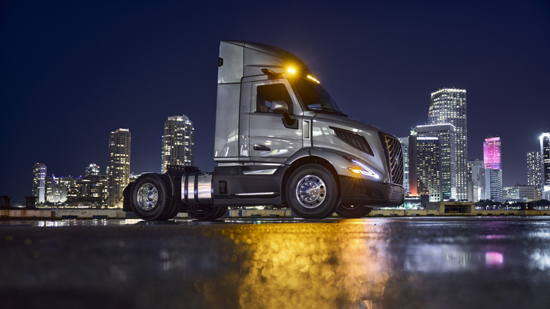 8 car brands that make semi trucks