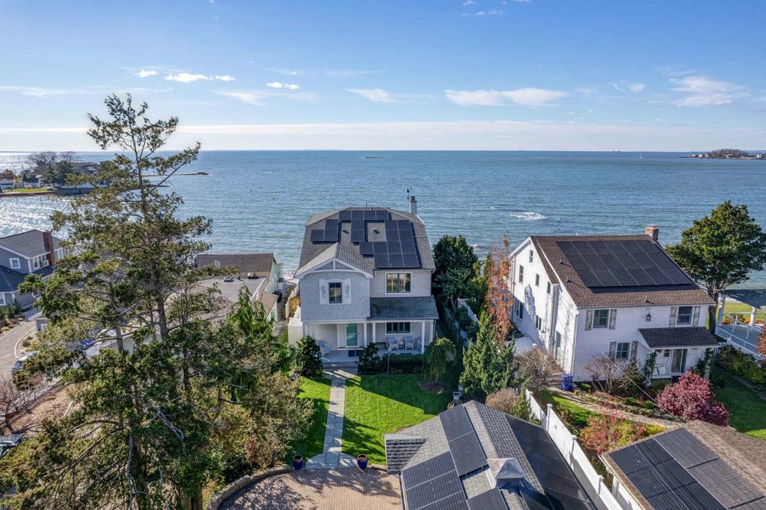 Tony-winning Broadway producer's seaside Connecticut home just sold for ...