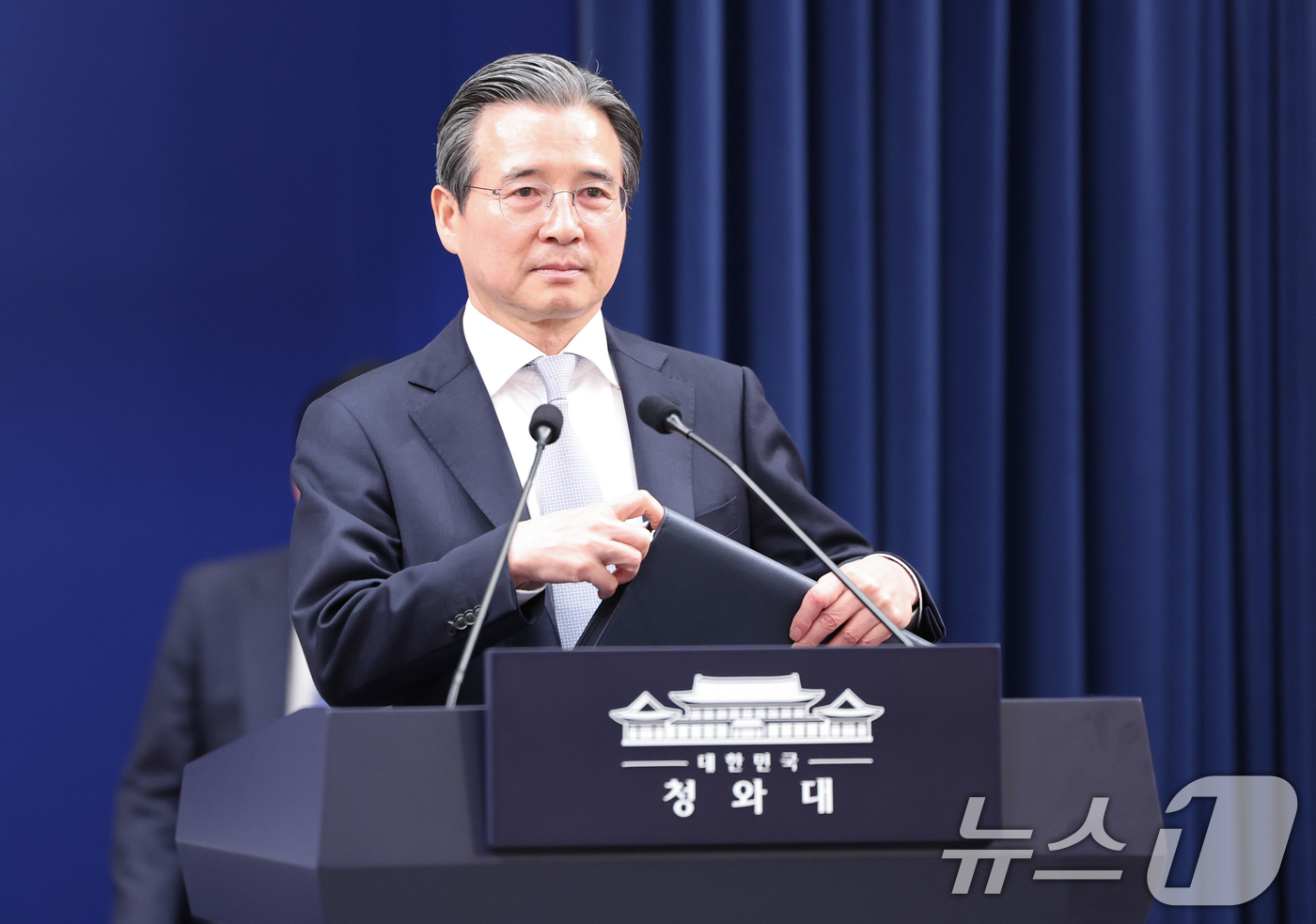 靑 "중기·서민 부담 엄중히 인식"…김용범 '3高 성공 비용' 진화