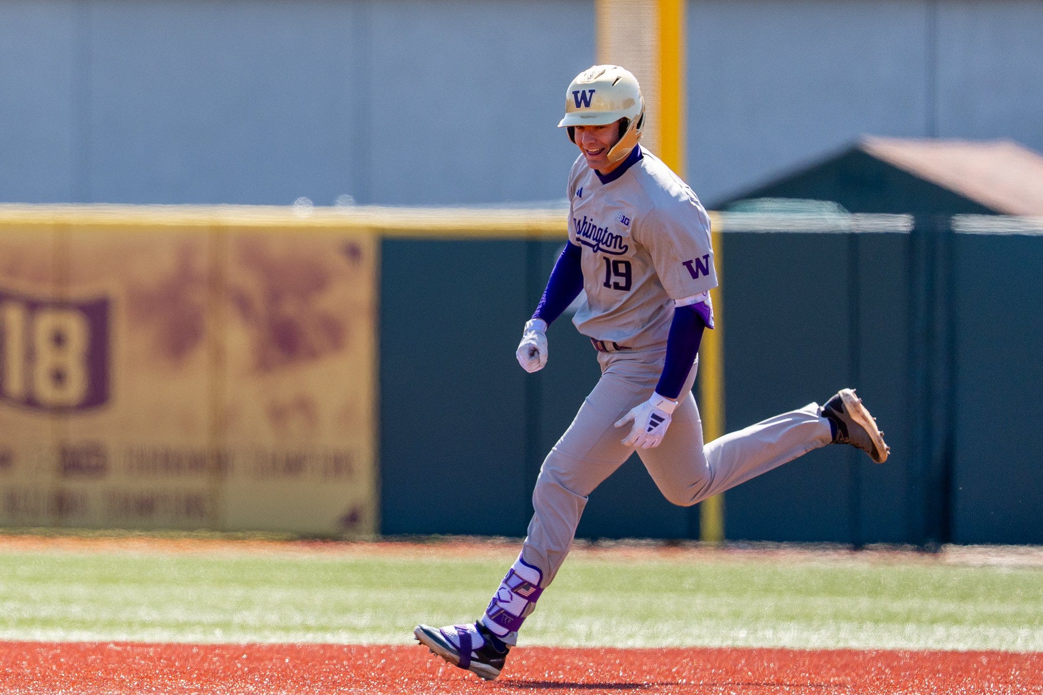 Washington baseball's brightest star enters transfer portal