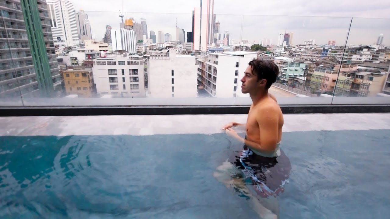 Living like a king for $20 - Bangkok Thailand apartment tour