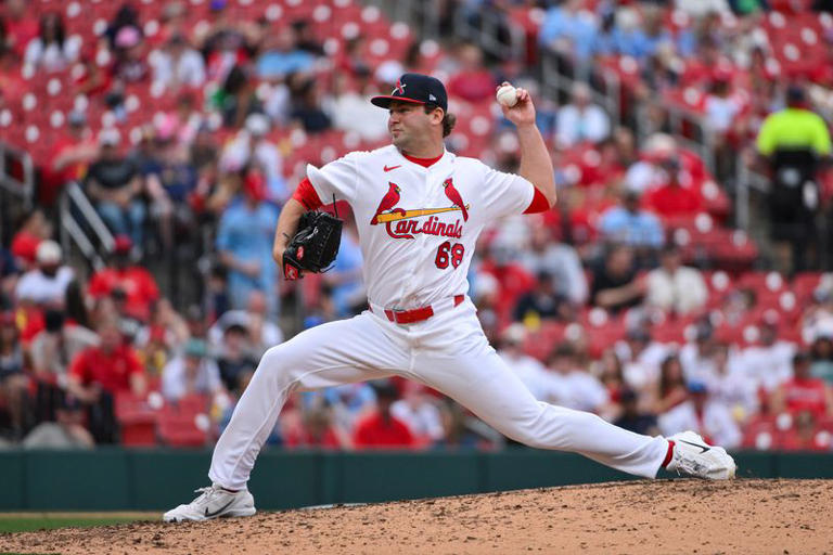 Cardinals add to bullpen, recall LHP Jared Shuster