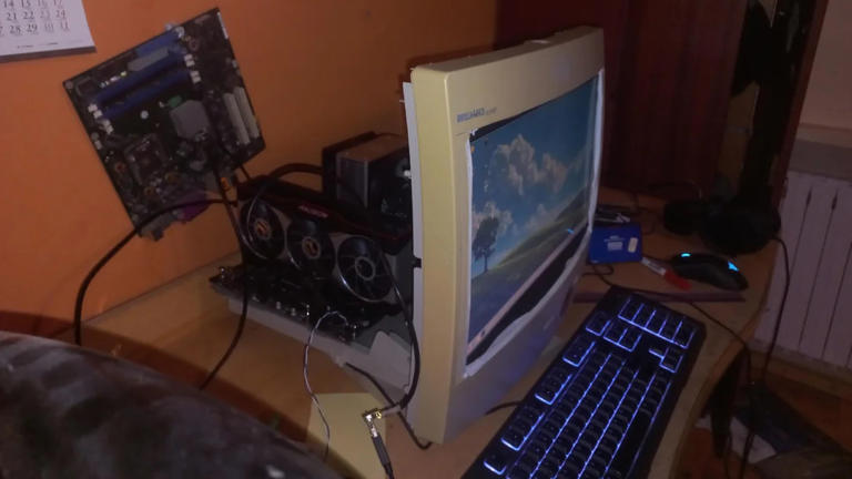 This retro PC build in an old CRT monitor is like an iMac on steroids