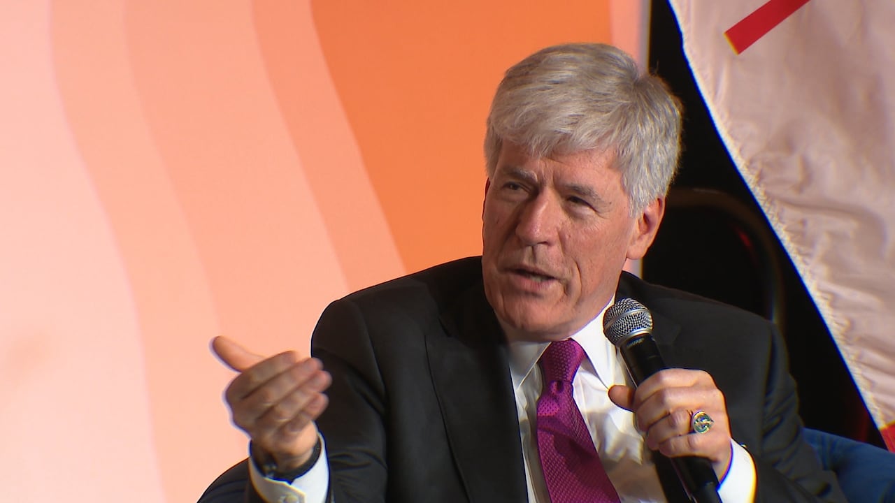 Federal energy minister talks up support for more oil pipelines
