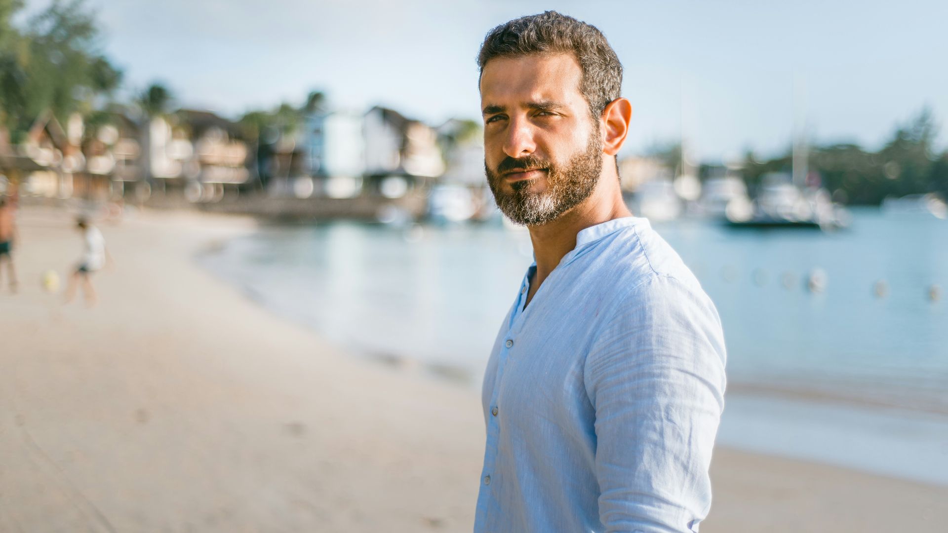 10 things older men think make them attractive & 10 that make them look ...